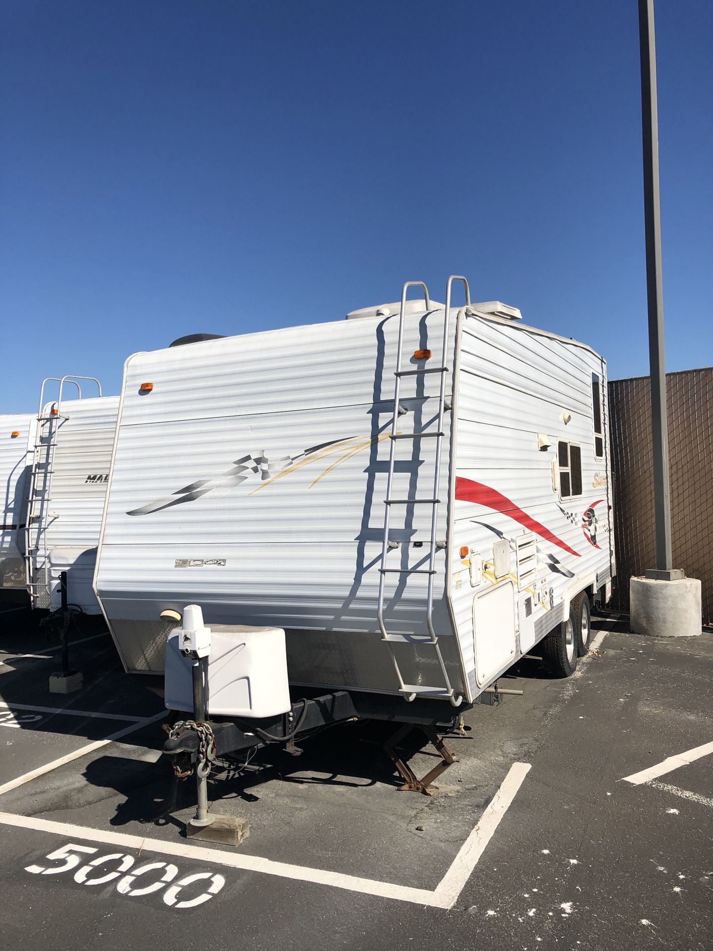 2006 sierra sport toy hauler for Sale in Pomona, CA - OfferUp