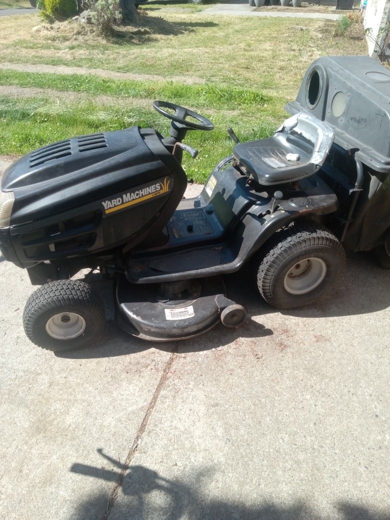 Mtd Riding Lawn Mower for Sale in Puyallup, WA - OfferUp