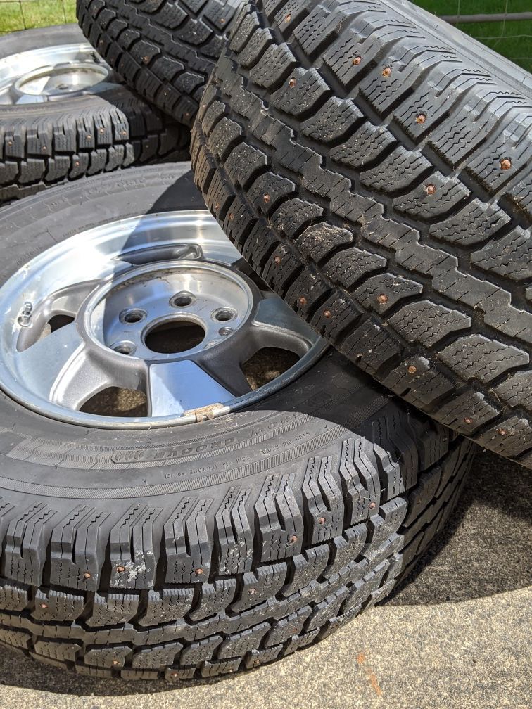 Set of 4 Dean Wintercat Radial SST Mud and Snow Studded Tires WITH ...