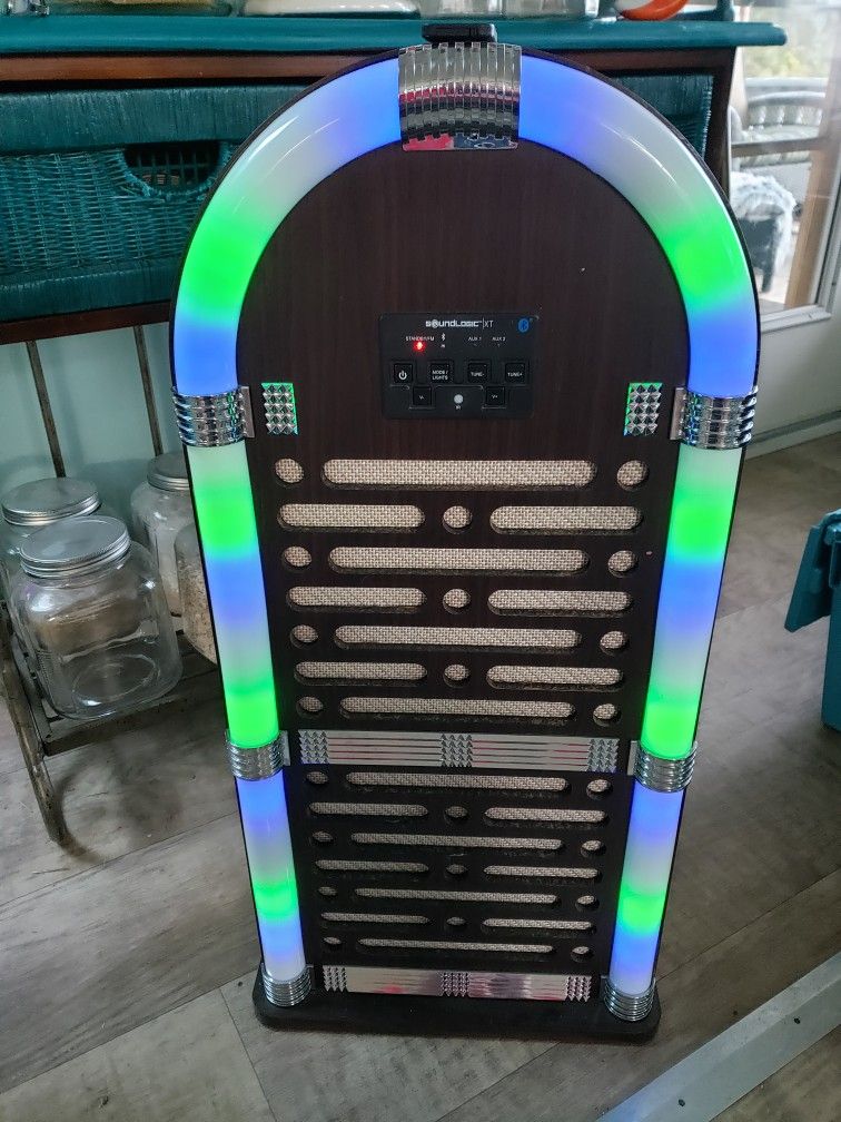 Jukebox Bluetooth Soundlogic XT for Sale in Ocean City, WA - OfferUp