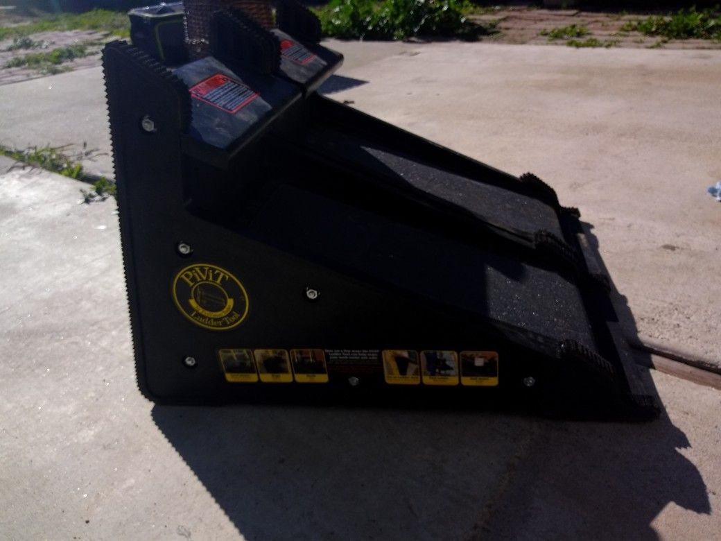 Pivot ladder tool for Sale in Oceanside, CA - OfferUp