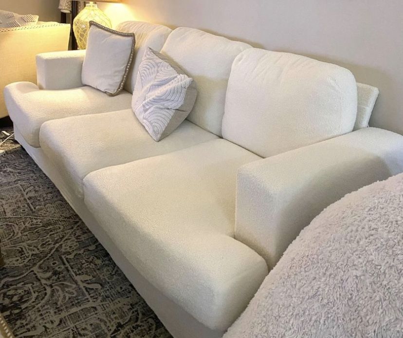Cream Comfortable Couch for Sale in Boca Raton, FL - OfferUp