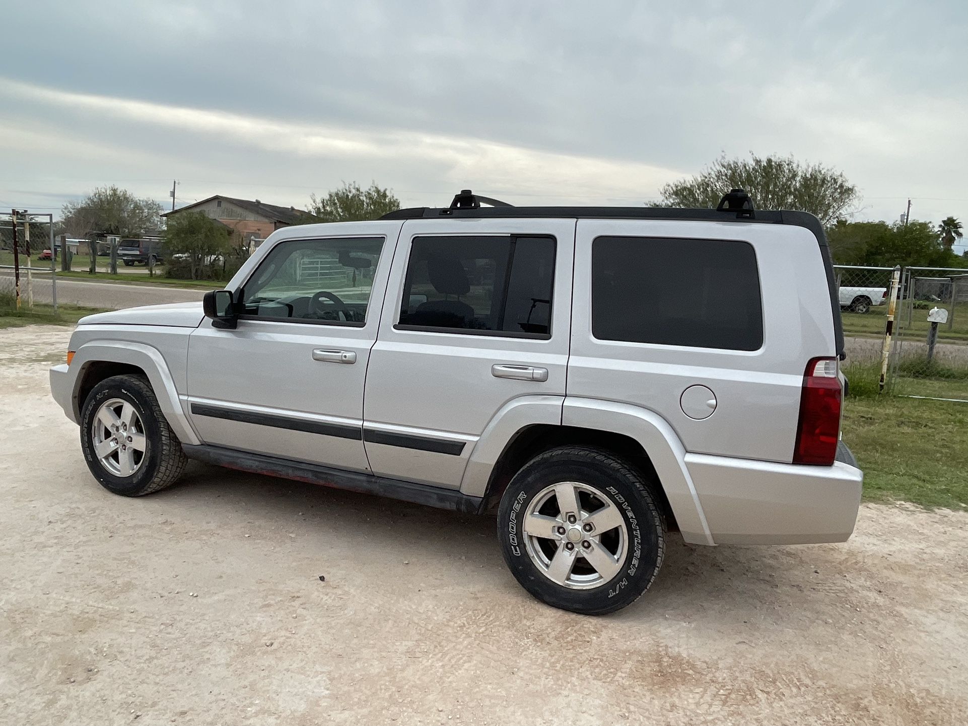2007 Jeep Commander for Sale in Edinburg, TX - OfferUp