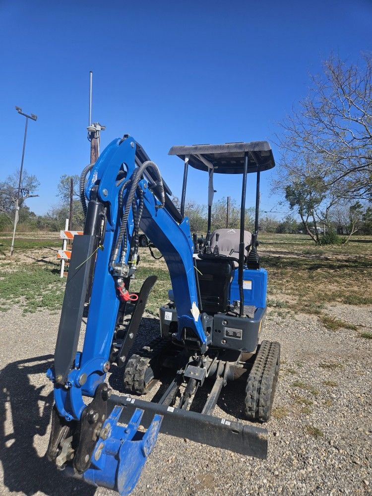 Mini Excavator for Sale in San Antonio, TX - OfferUp