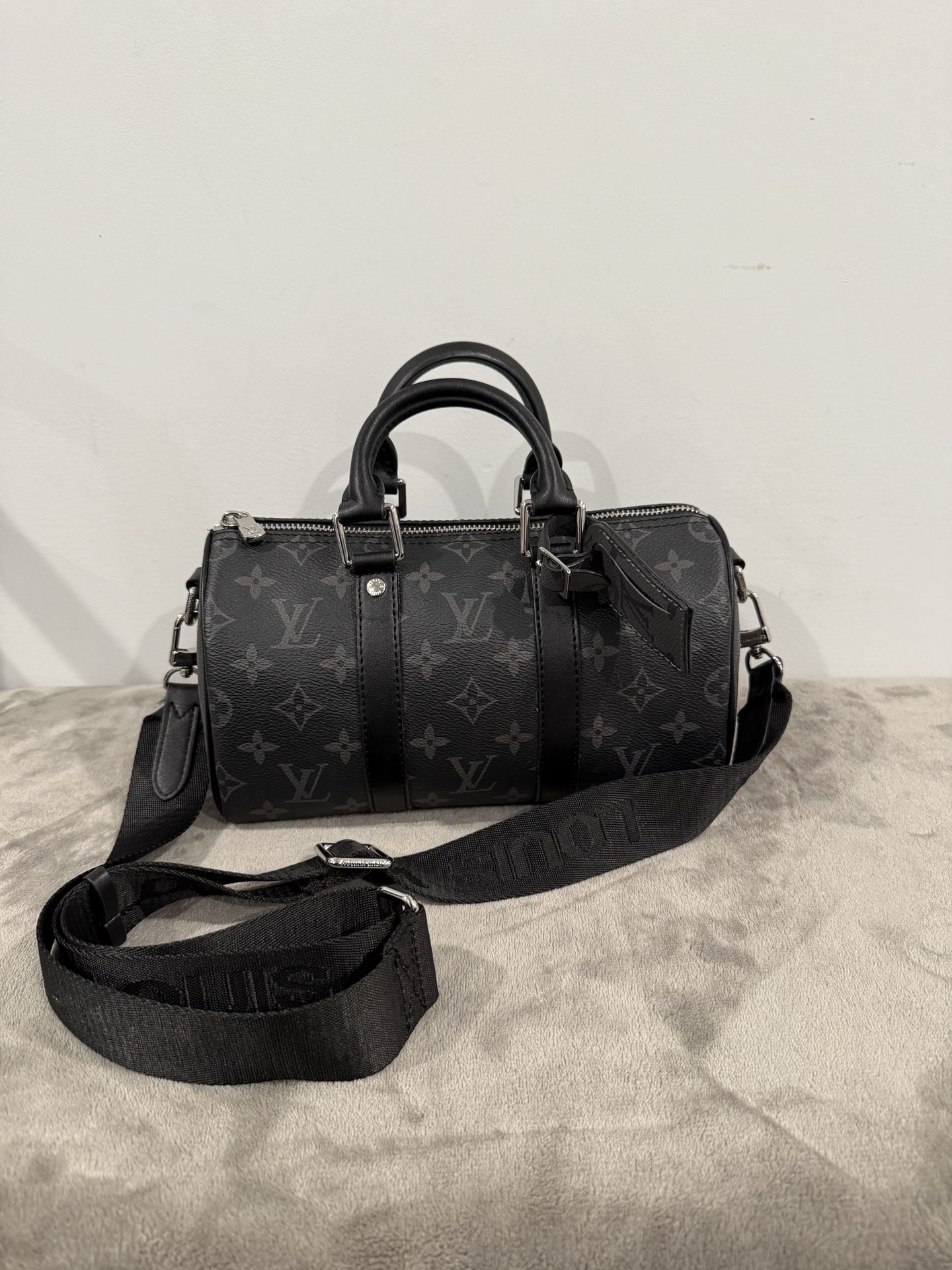 Louis Vuitton Keepall 25 for Sale in Los Angeles, CA - OfferUp