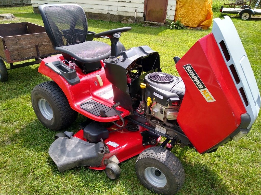 SNAPPER NXT RIDING TRACTOR / LAWN MOWER / 23HP-46" CUT / PLUS WAGON ...