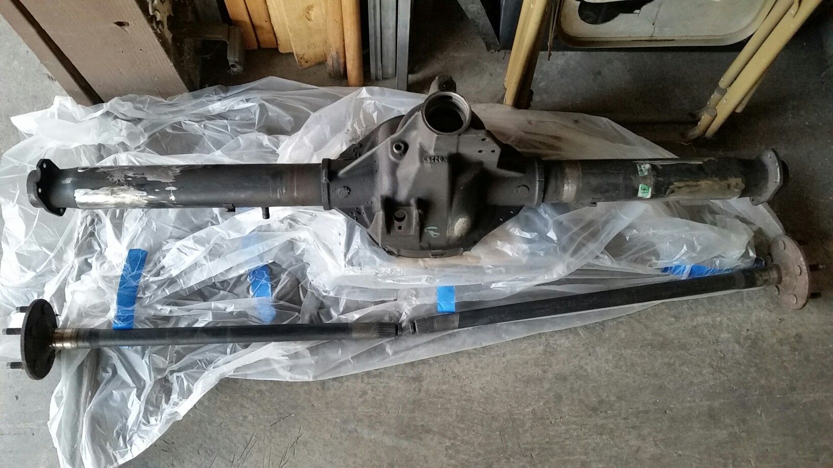 Ford explorer 8.8 rear end for Sale in Garden Grove, CA - OfferUp