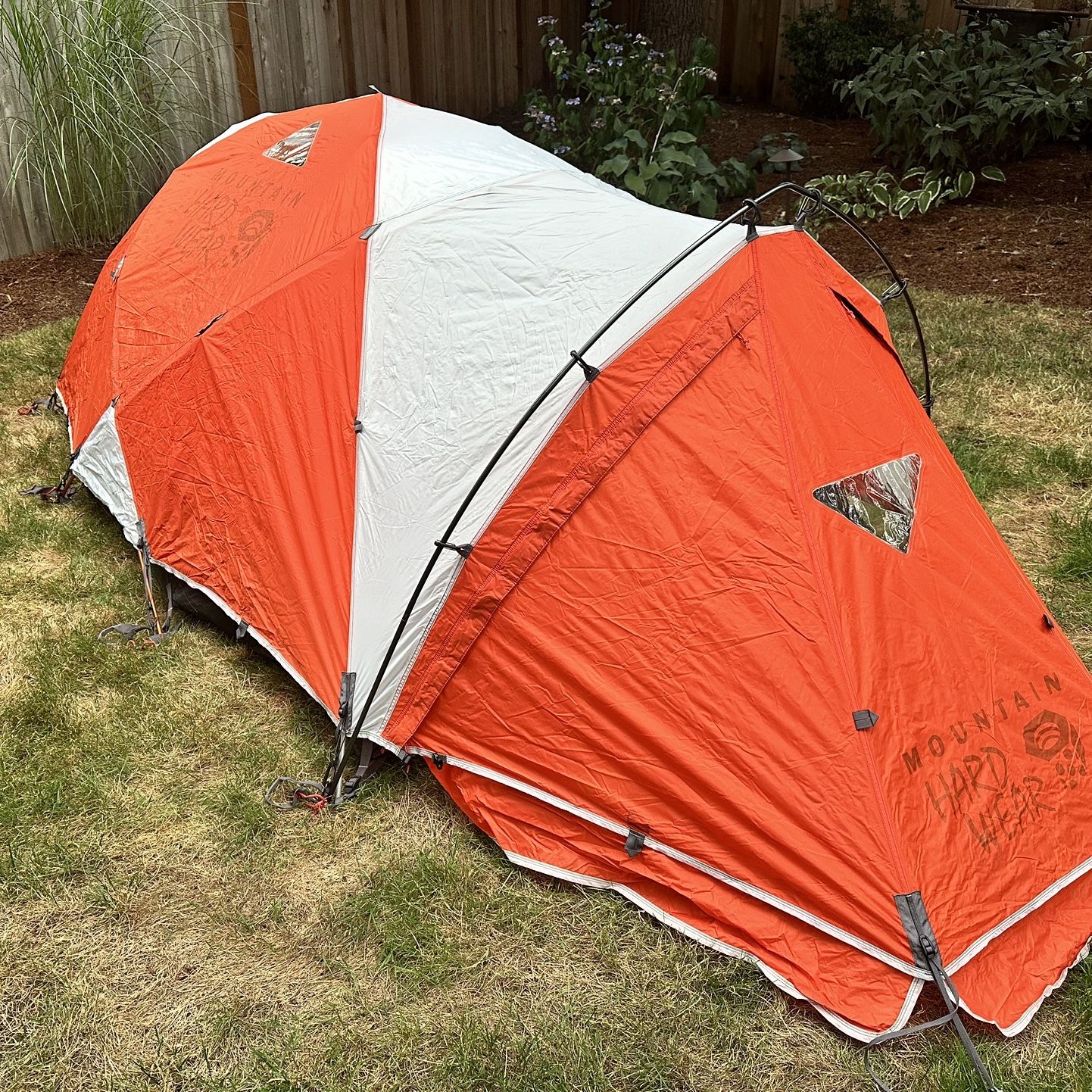 Mountain Hardwear Trango 2 - excellent condition, like new Mountain Hardwear Trango 2 - excellent condition, like new