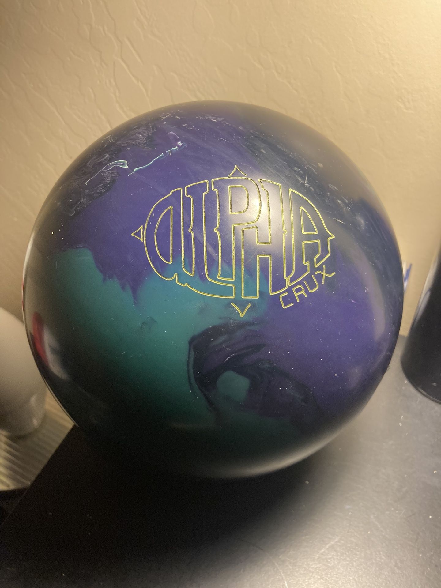 Storm Alpha Crux Bowling Ball 16 lb two hander for Sale in Avondale, AZ ...