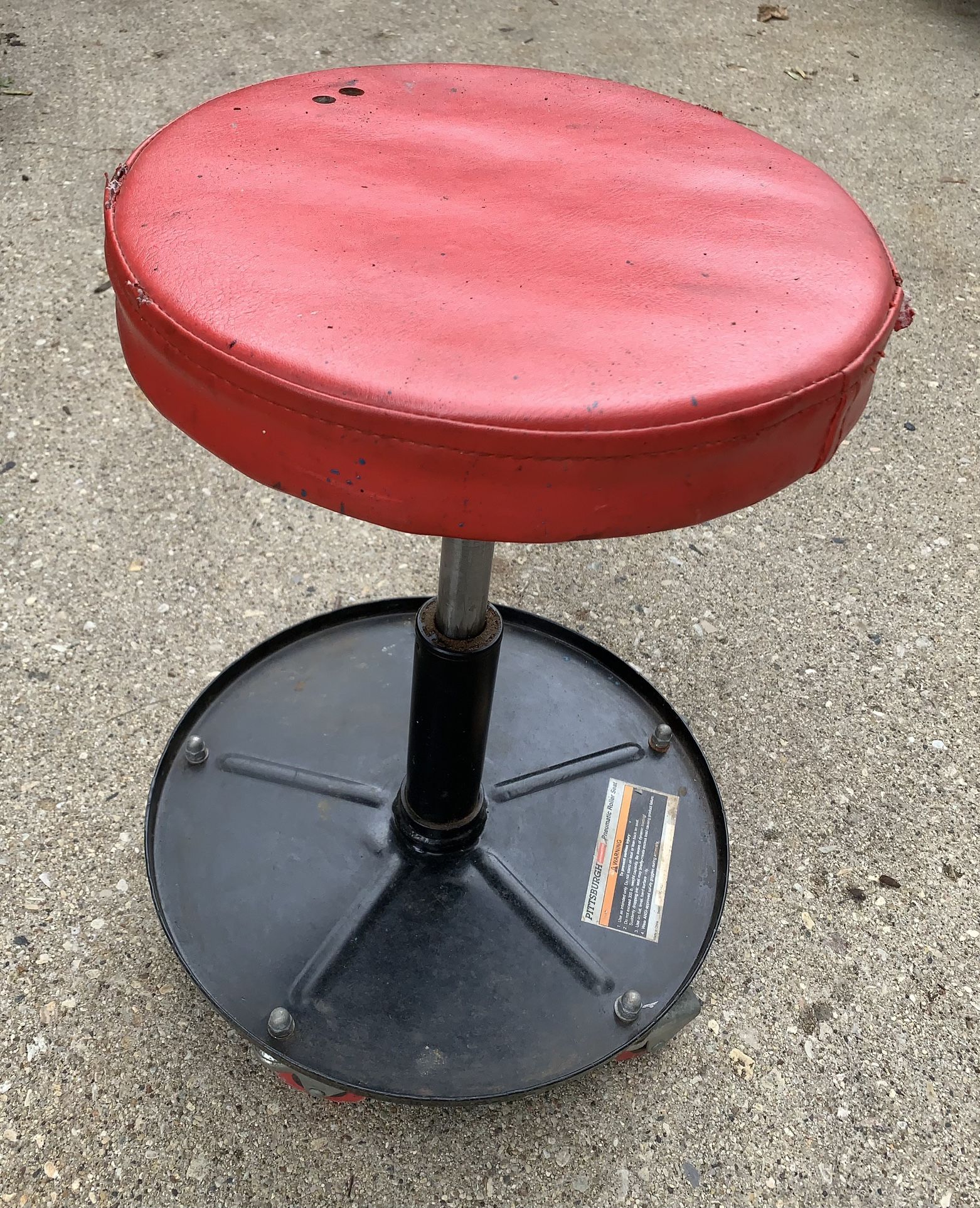 PITTSBURGH Automotive Pneumatic Roller Seat for Sale in Elgin, IL - OfferUp