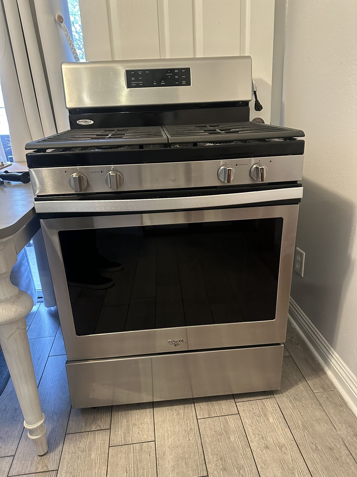 Whirlpool Gas Stove for Sale in Trabuco Canyon, CA - OfferUp