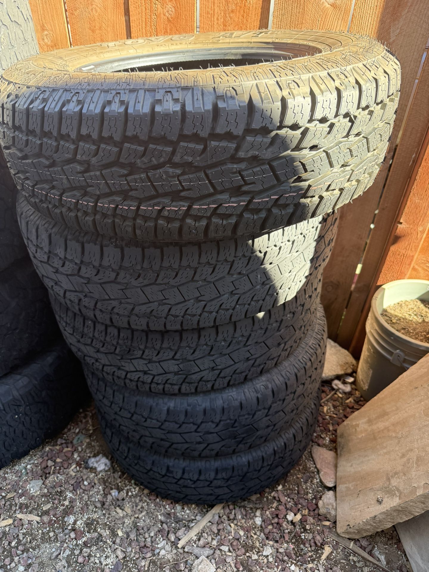 225/70/16 Toyo open country AT2 tires for Sale in Escondido, CA - OfferUp
