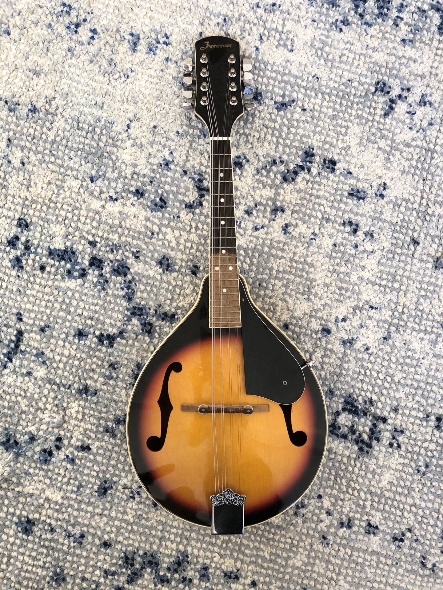 Beautiful Mandolin for Sale in Seattle, WA - OfferUp