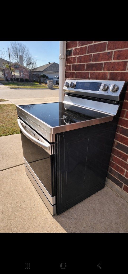 Samsung Electric Stove for Sale in Arlington, TX - OfferUp