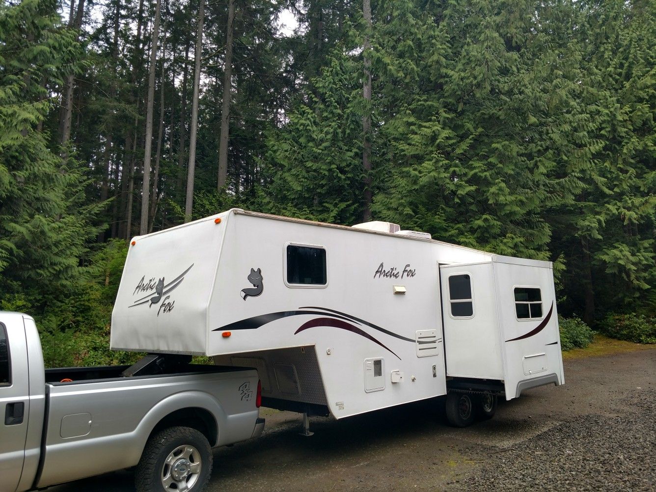 2007 , 27 foot Arctic fox 5th wheel for Sale in Olalla, WA - OfferUp