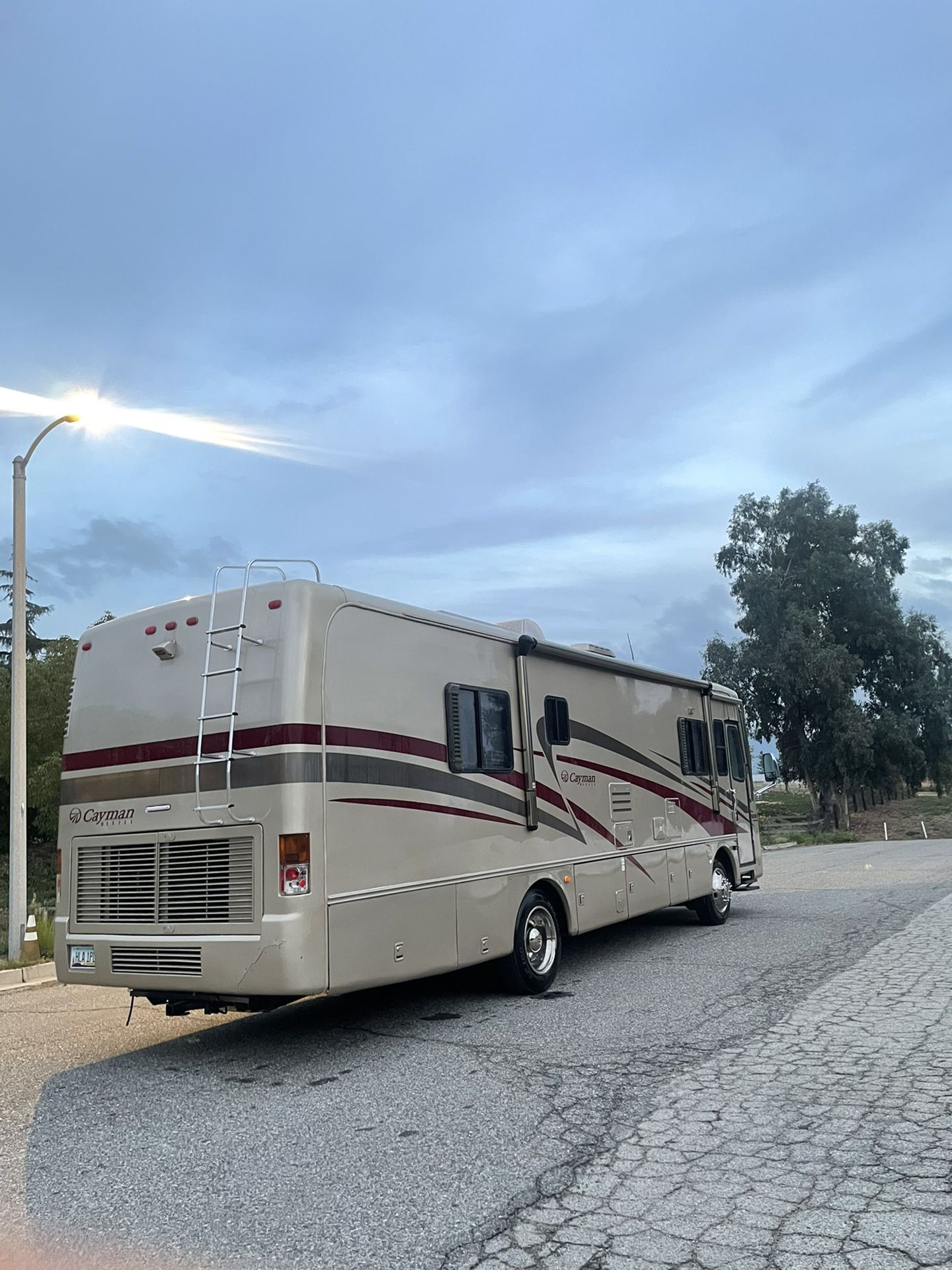 2005 Monaco Cayman for Sale in Oak Glen, CA - OfferUp