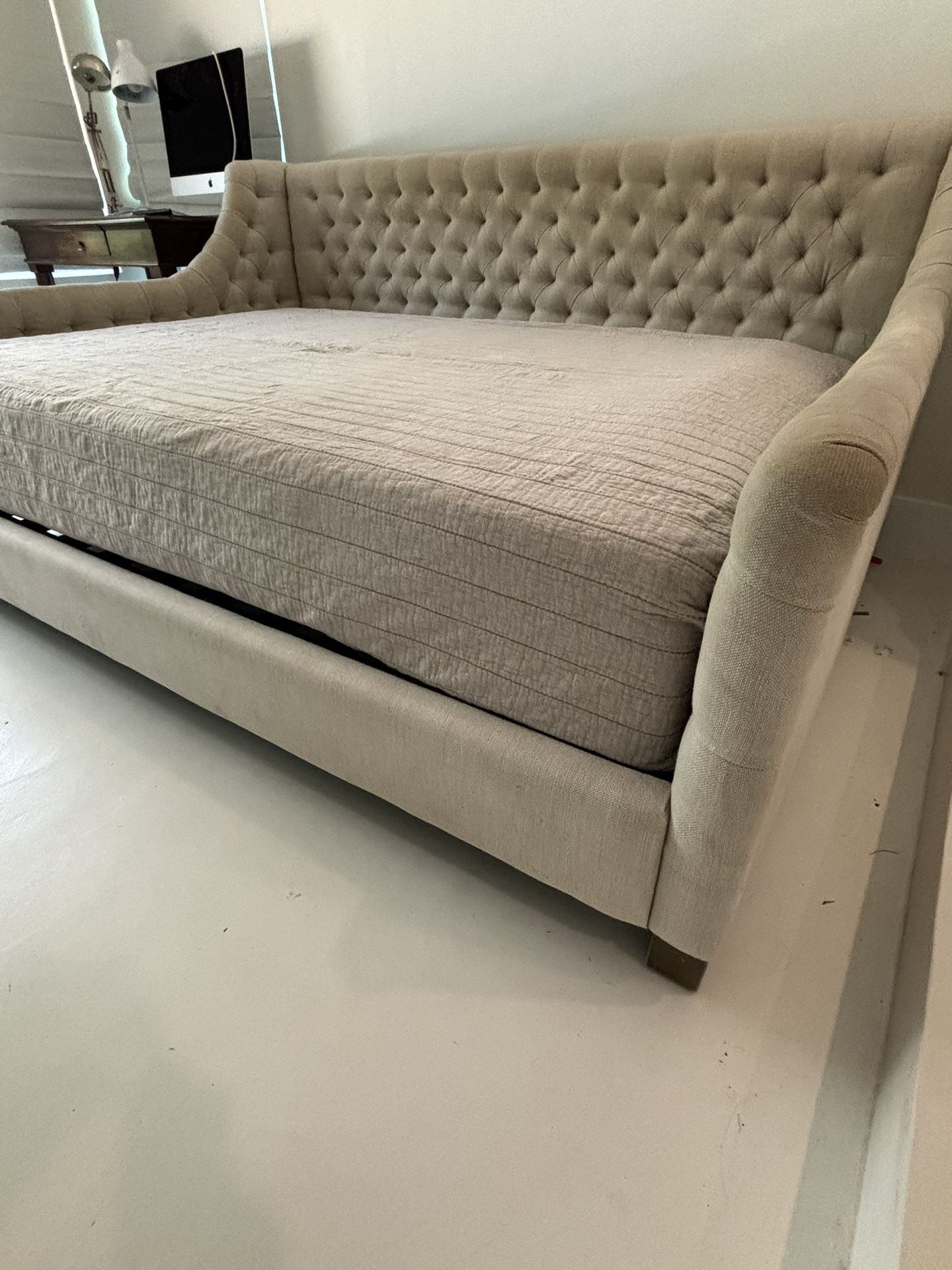 Restoration Hardware Full Size Daybed for Sale in Miami, FL - OfferUp