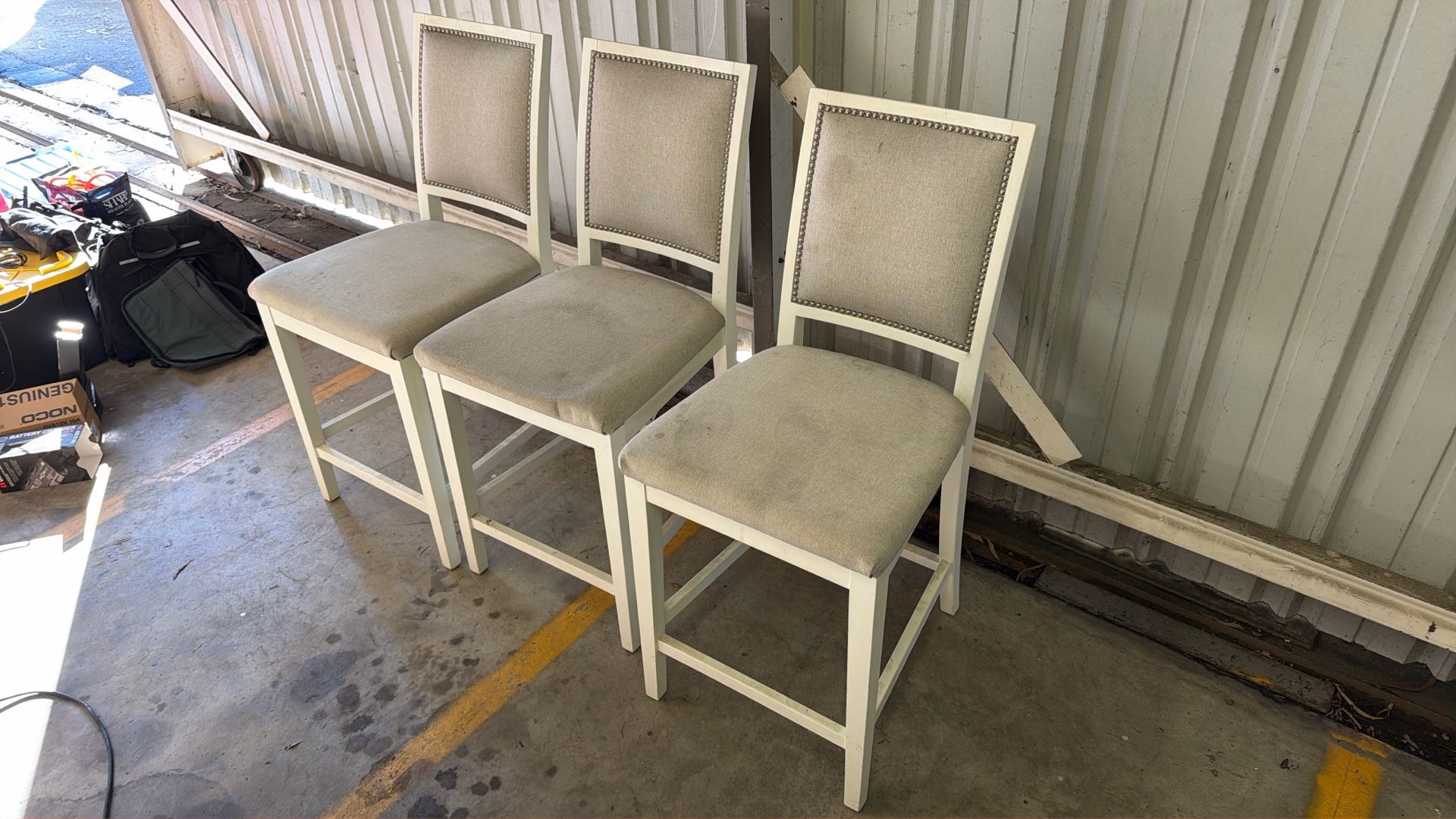3 White Bar Stools Chairs - Dirty for Sale in San Diego, CA - OfferUp