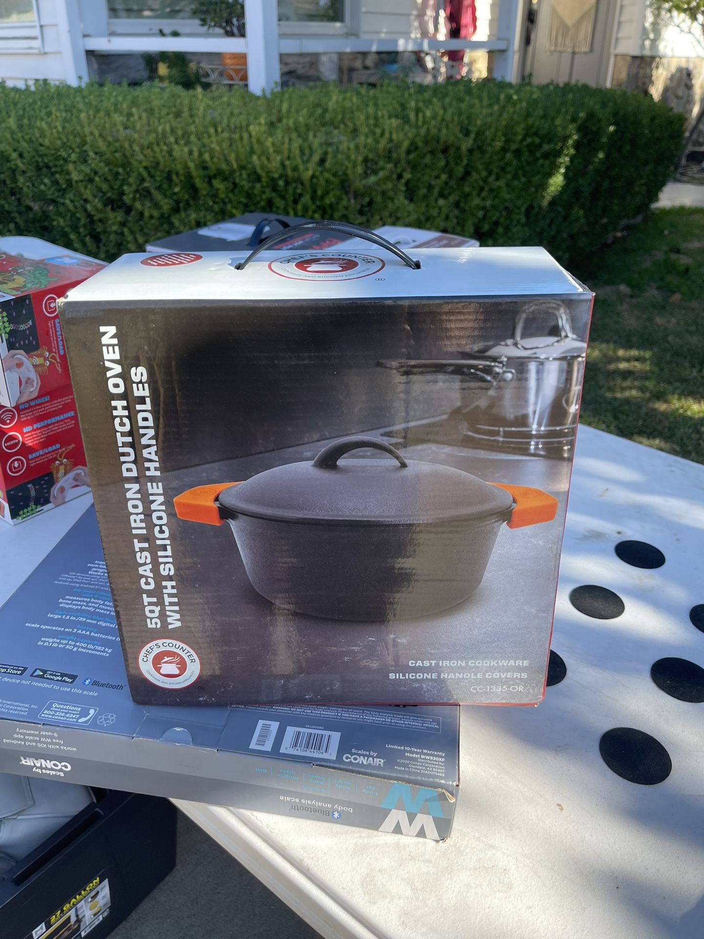 Cast Iron Dutch Oven With Silicone Handle for Sale in Temple City, CA ...