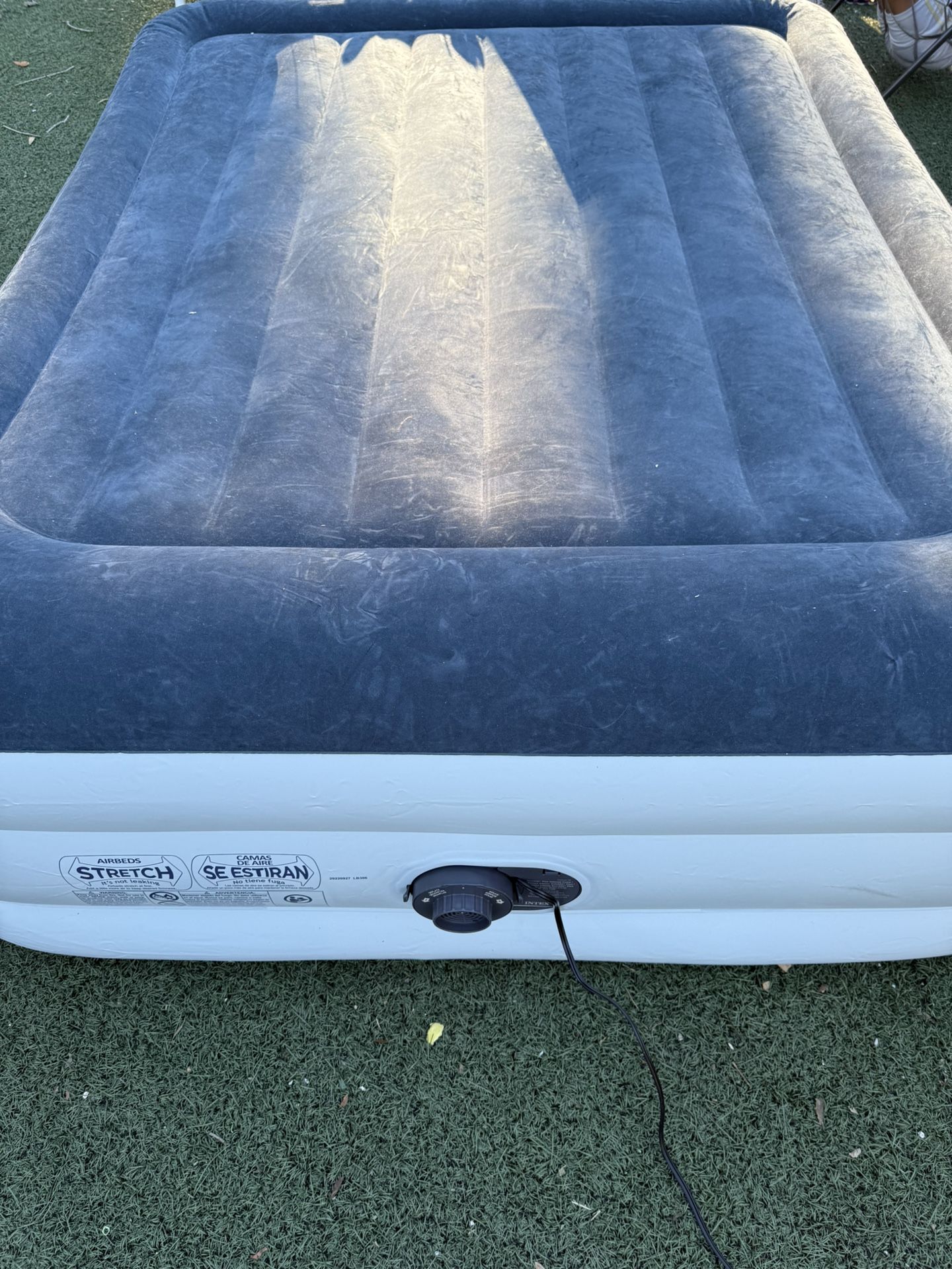 Intex Air Mattress Full Size for Sale in Tampa, FL - OfferUp