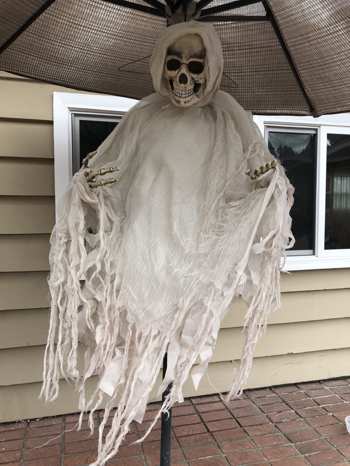 Halloween skeleton prop for Sale in Long Beach, CA - OfferUp