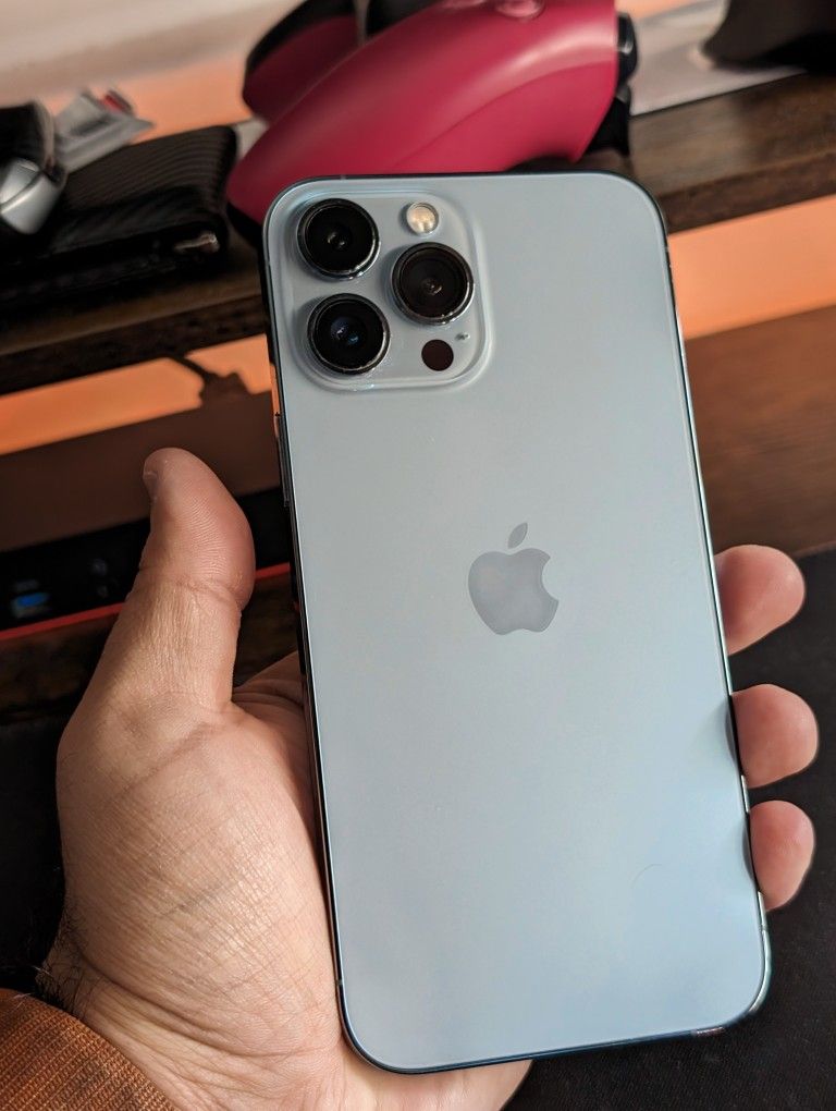 Mint iPhone 13 Pro Max Unlocked 256GB for Sale in Phillips Ranch, CA ...
