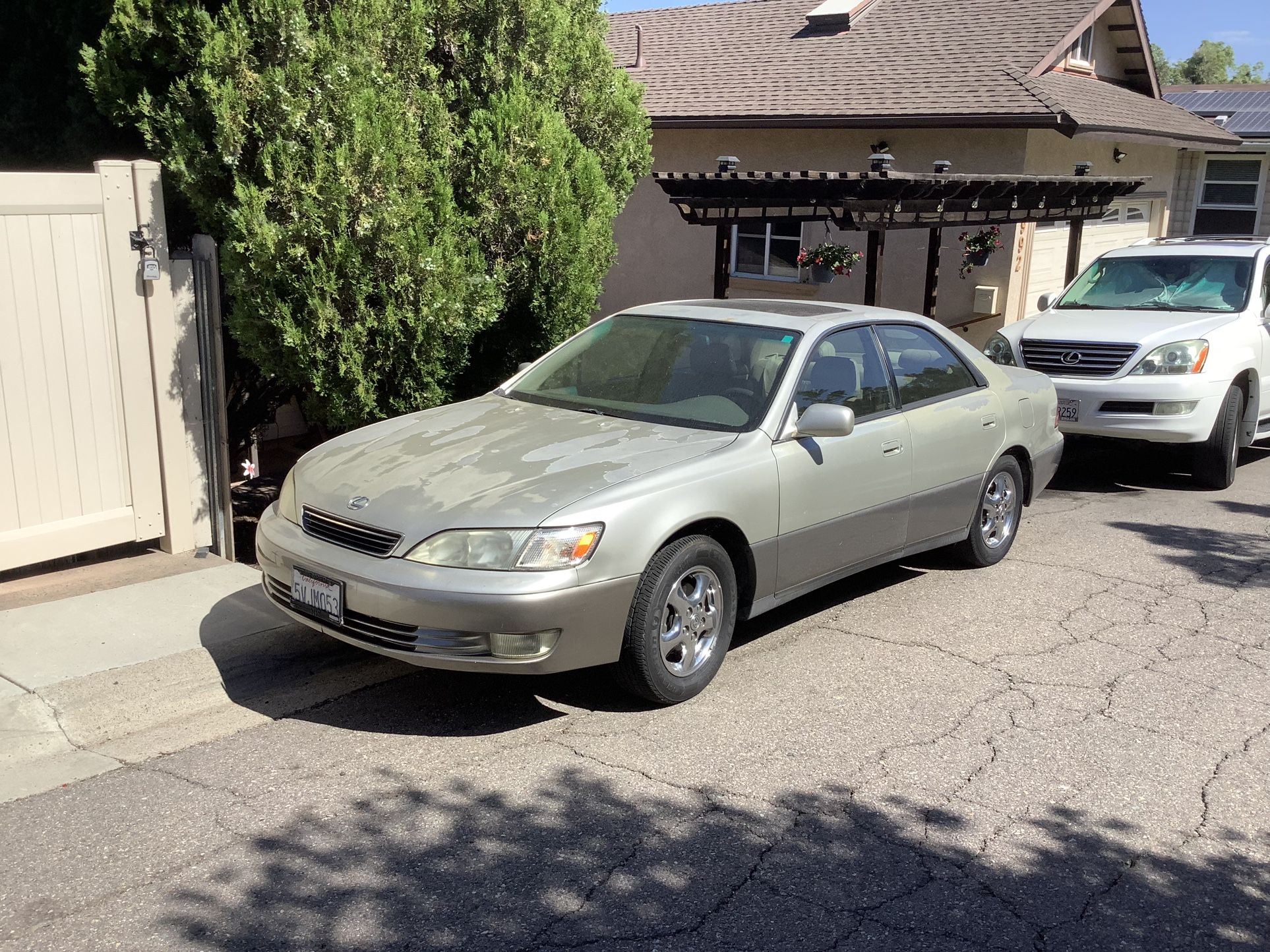 1997 Lexus ES 300 for Sale in Lakeside, CA - OfferUp