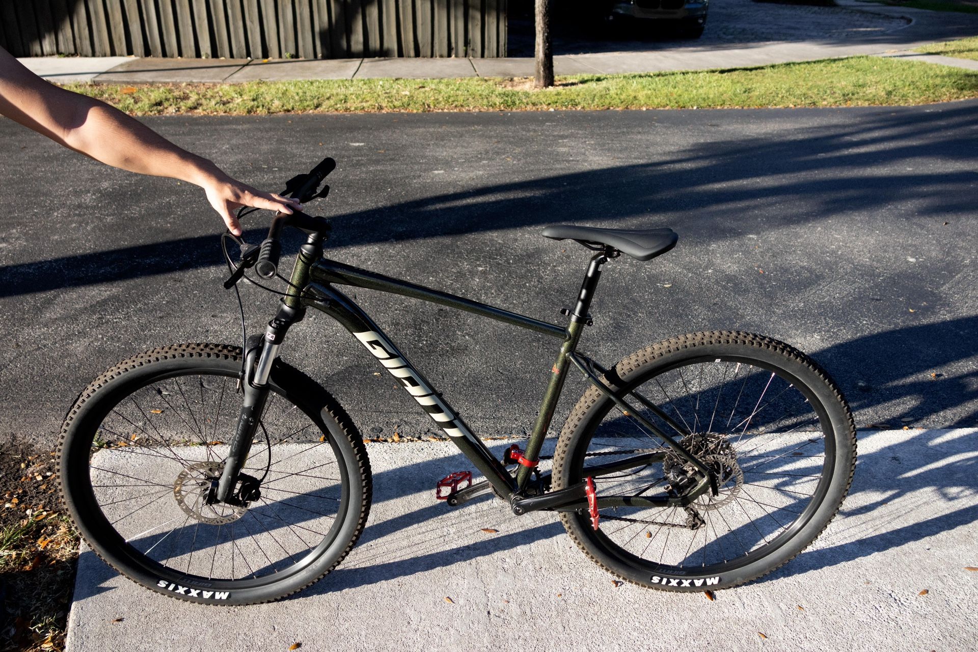 Giant Talon 2 for Sale in Miami, FL - OfferUp