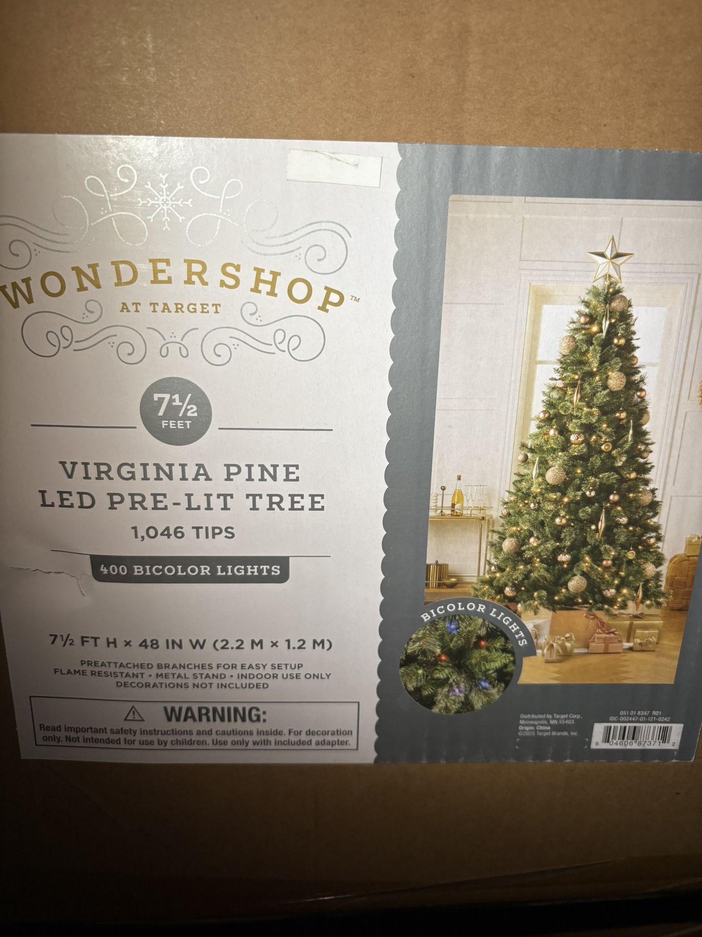 Wondershop 7.5ft Virginia Pine Pre-Lit LED Christmas Tree for Sale in ...