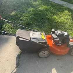 Husqvarna LC221RH Walk Behind Mower 160 cc Engine Displacement Gas 21 in W Cutting Pull Start for Sale in Highland Park IL OfferUp