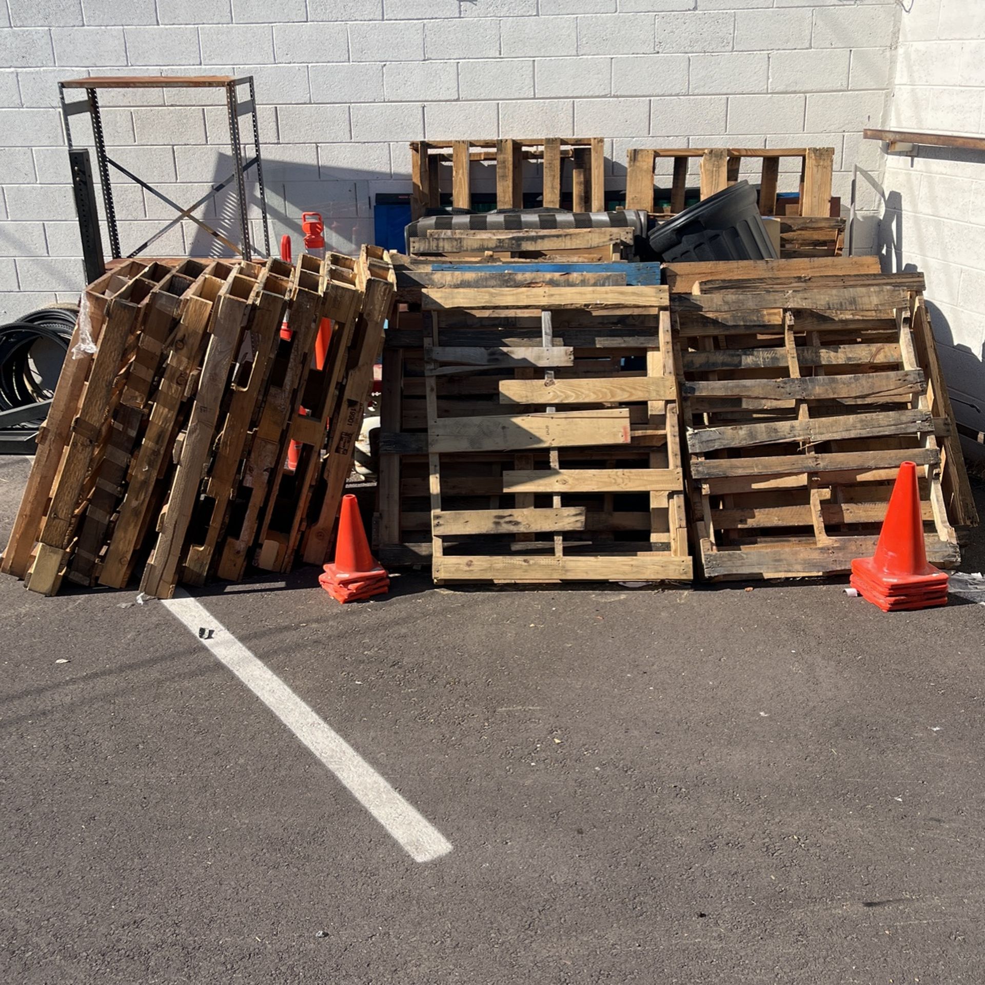 Free Pallets for Sale in Phoenix, AZ - OfferUp