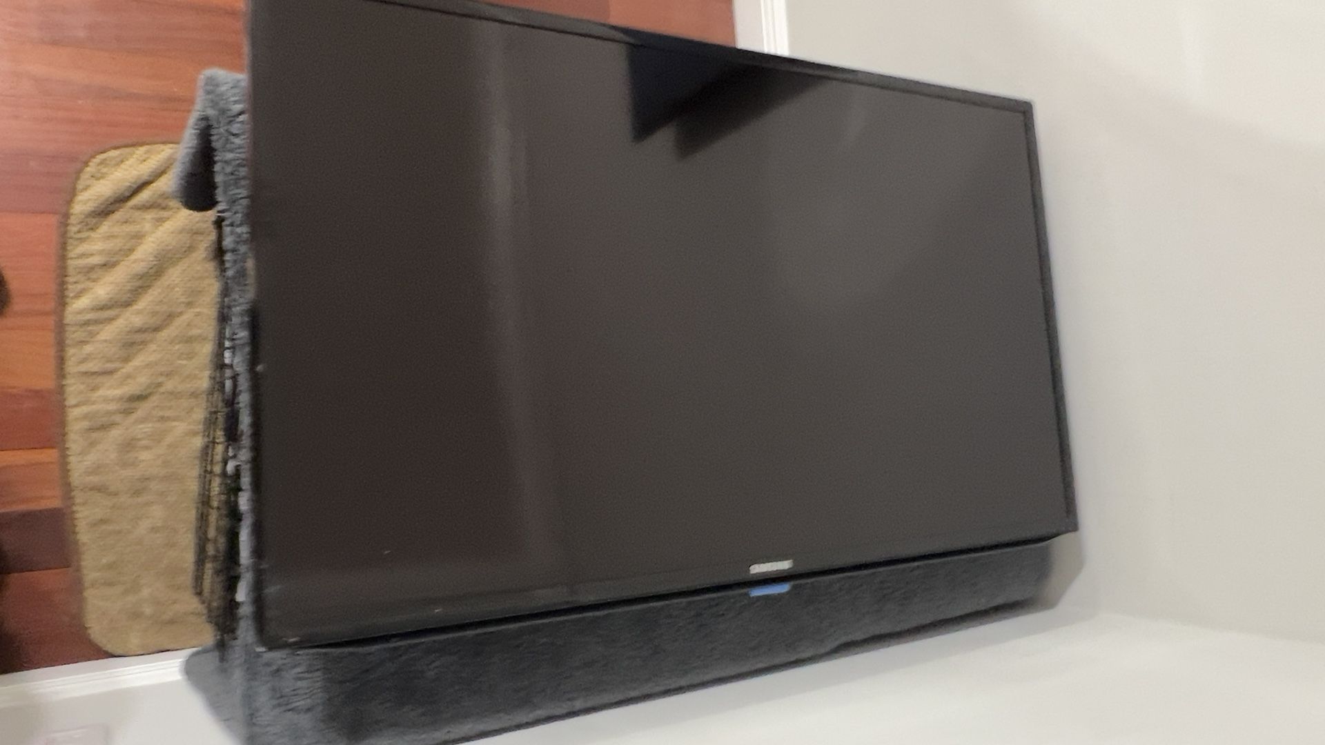 Samsung 40” flat screen With Remote Model UN40EH5000F for Sale in Miami ...