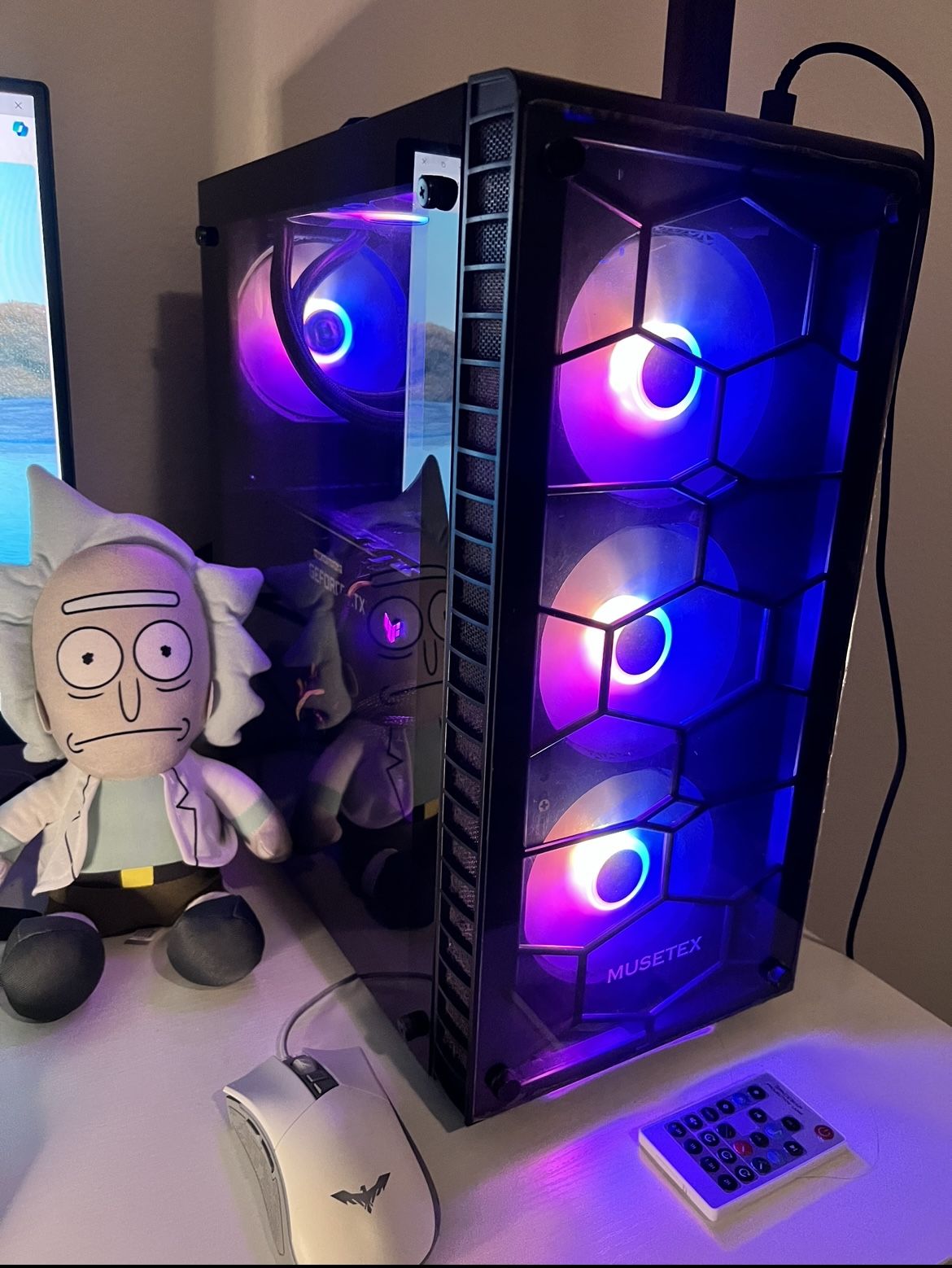 $1100 OBO GAMING PC BUNDLE 2 screens (1flips vertically) Keyboard+mouse ...