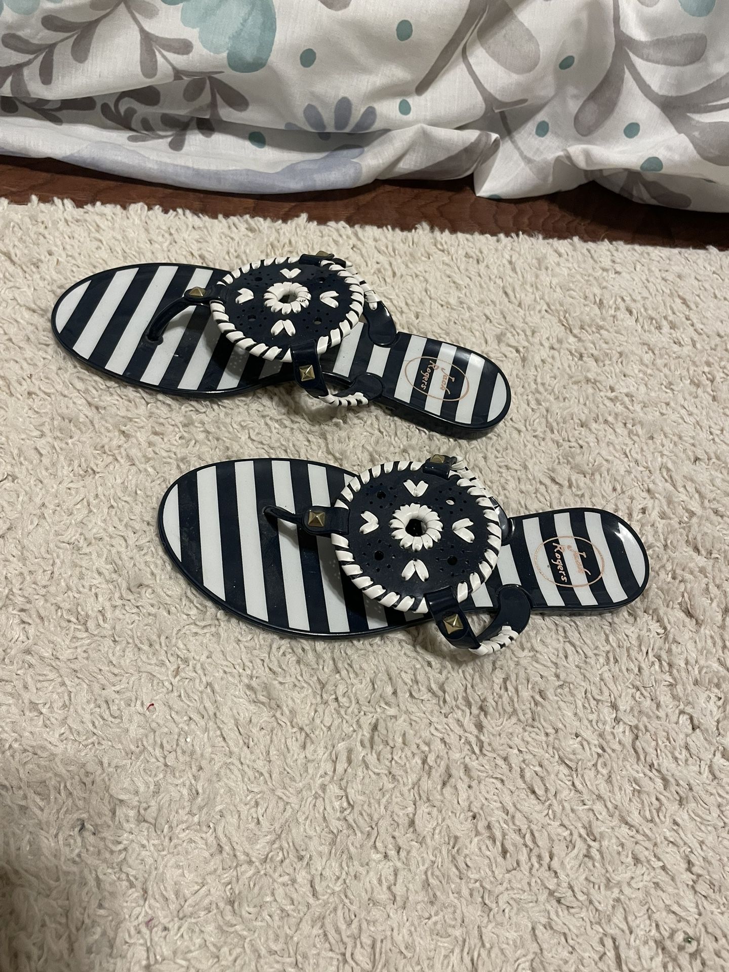 Worn Silver Jack Rogers