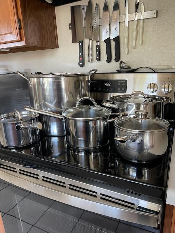 Giada De Laurentiis Set Kitchen