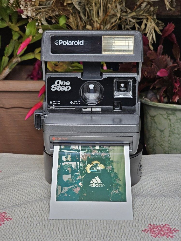 Polaroid One Step Instant Film Camera for Sale in Fremont, CA - OfferUp