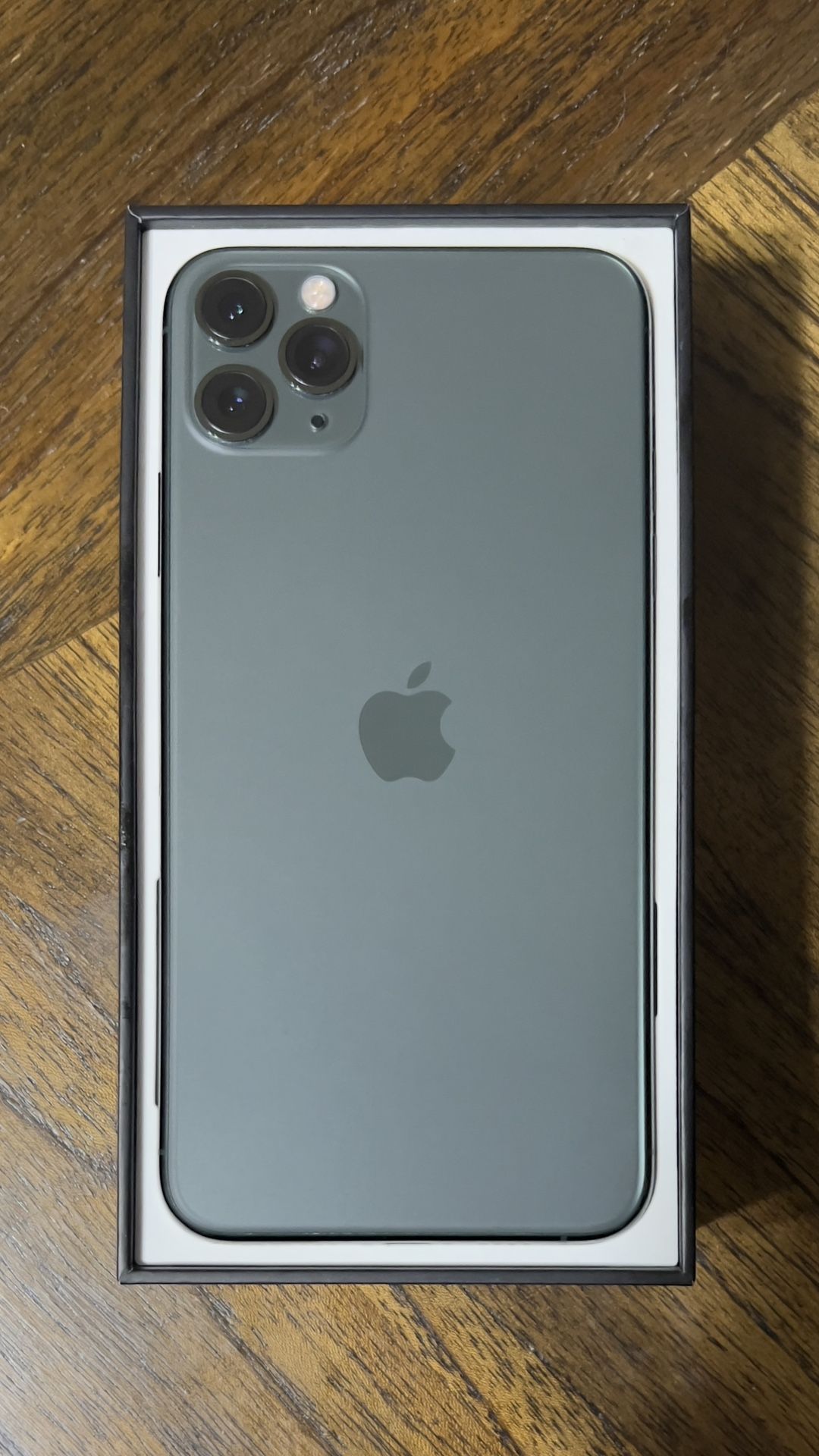 iPhone 11 Pro Max 512GB Unlocked -Green- for Sale in Scottsdale, AZ ...