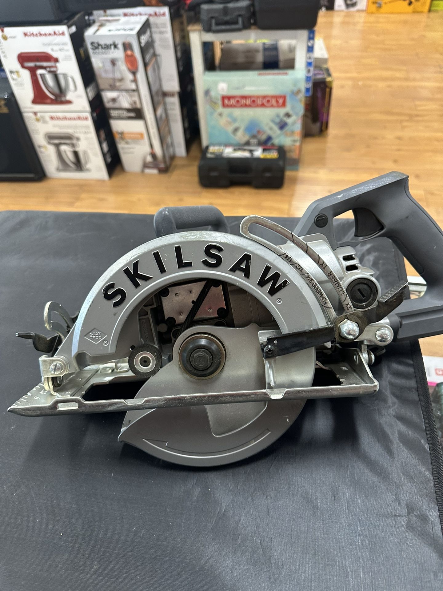 Skilsaw HD77 Worm Drive for Sale in Los Angeles, CA - OfferUp