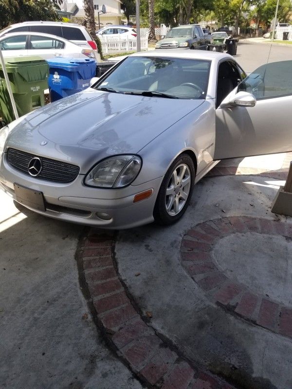 2003 Mercedes-Benz SLK for Sale in Los Angeles, CA - OfferUp