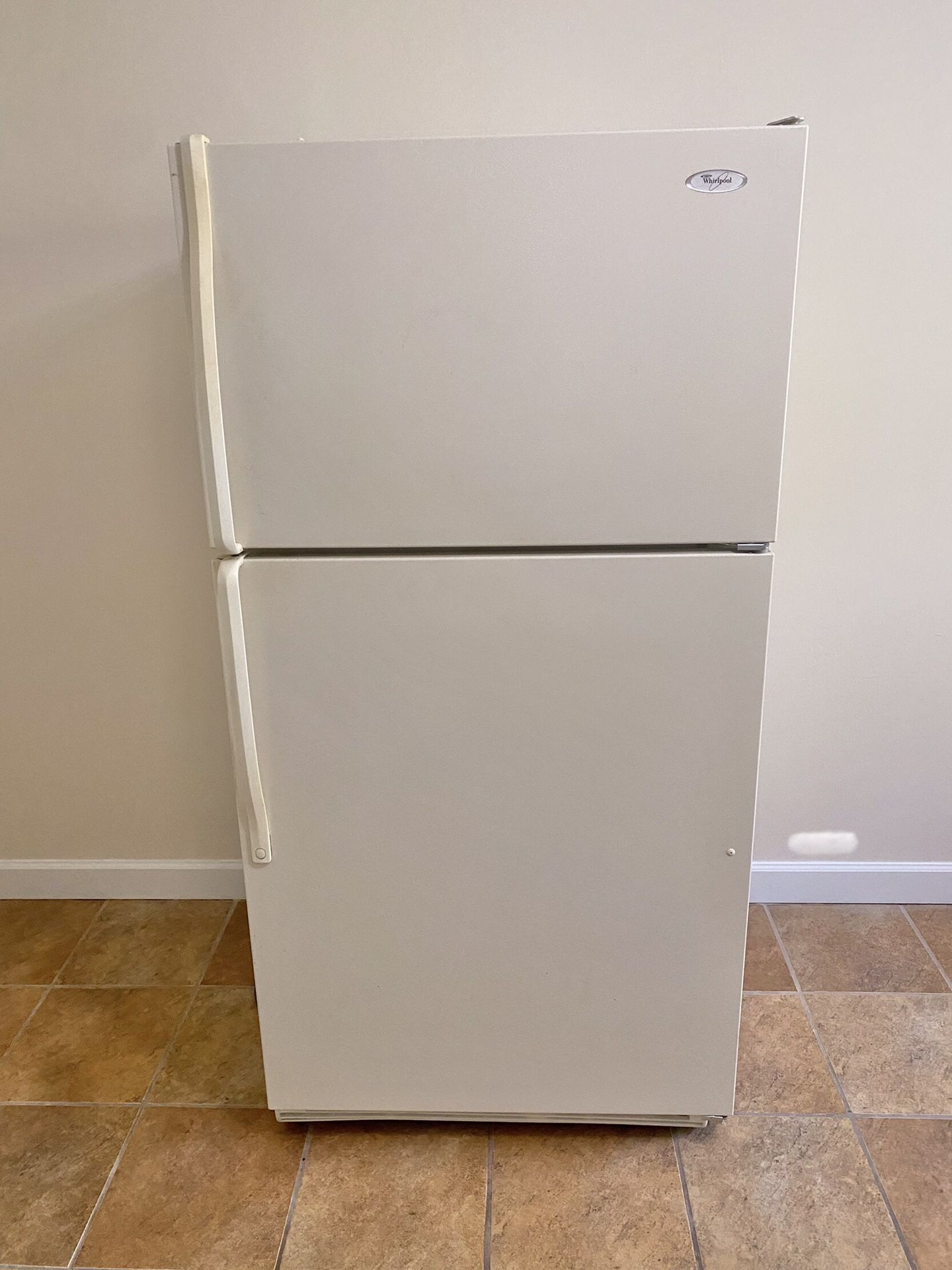Clean Biscuit Color Whirlpool 21 Cubic Feet Refrigerator for Sale in ...