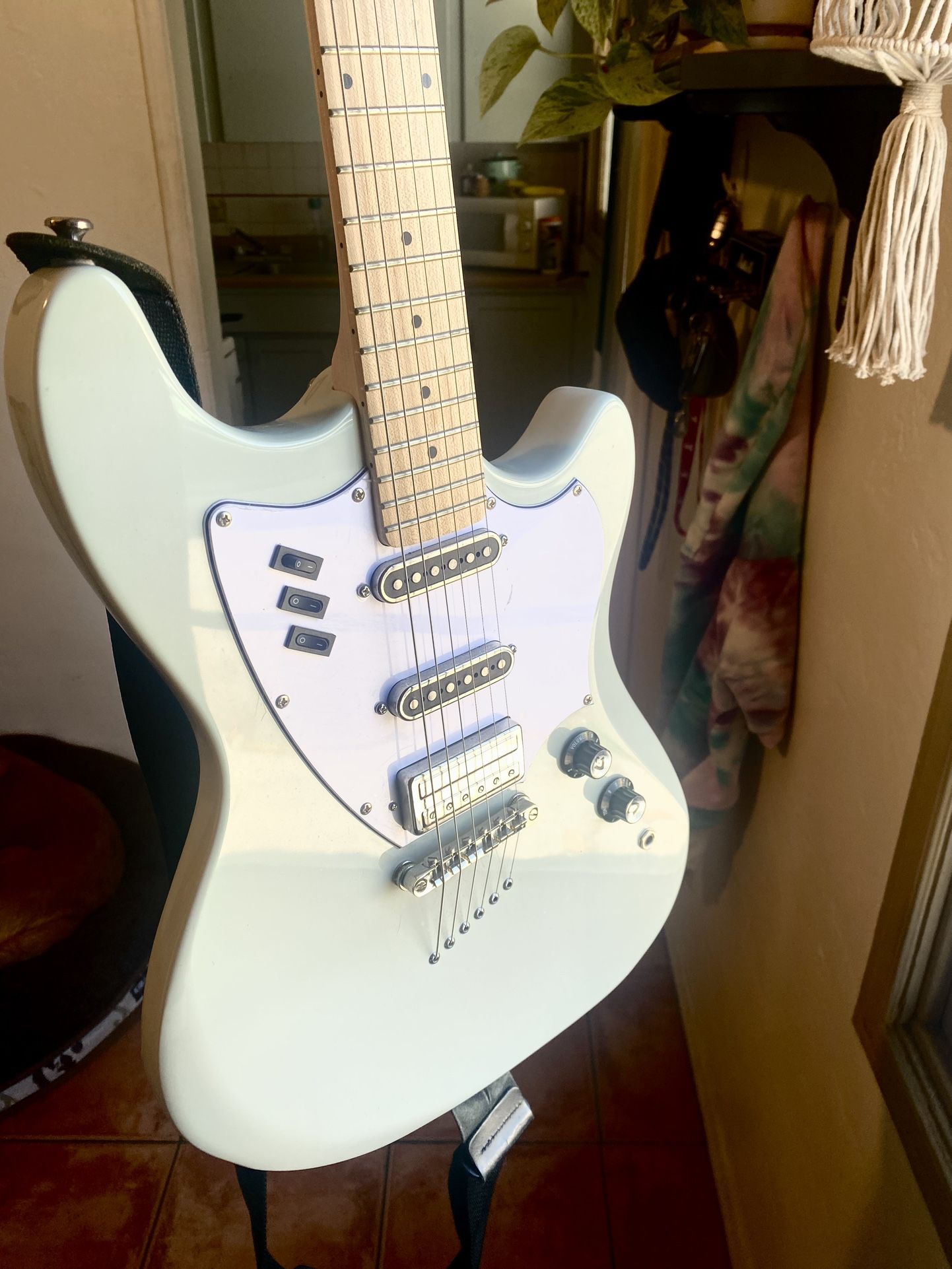 Guild Surfliner Guitar - White Sage for Sale in Chula Vista, CA - OfferUp