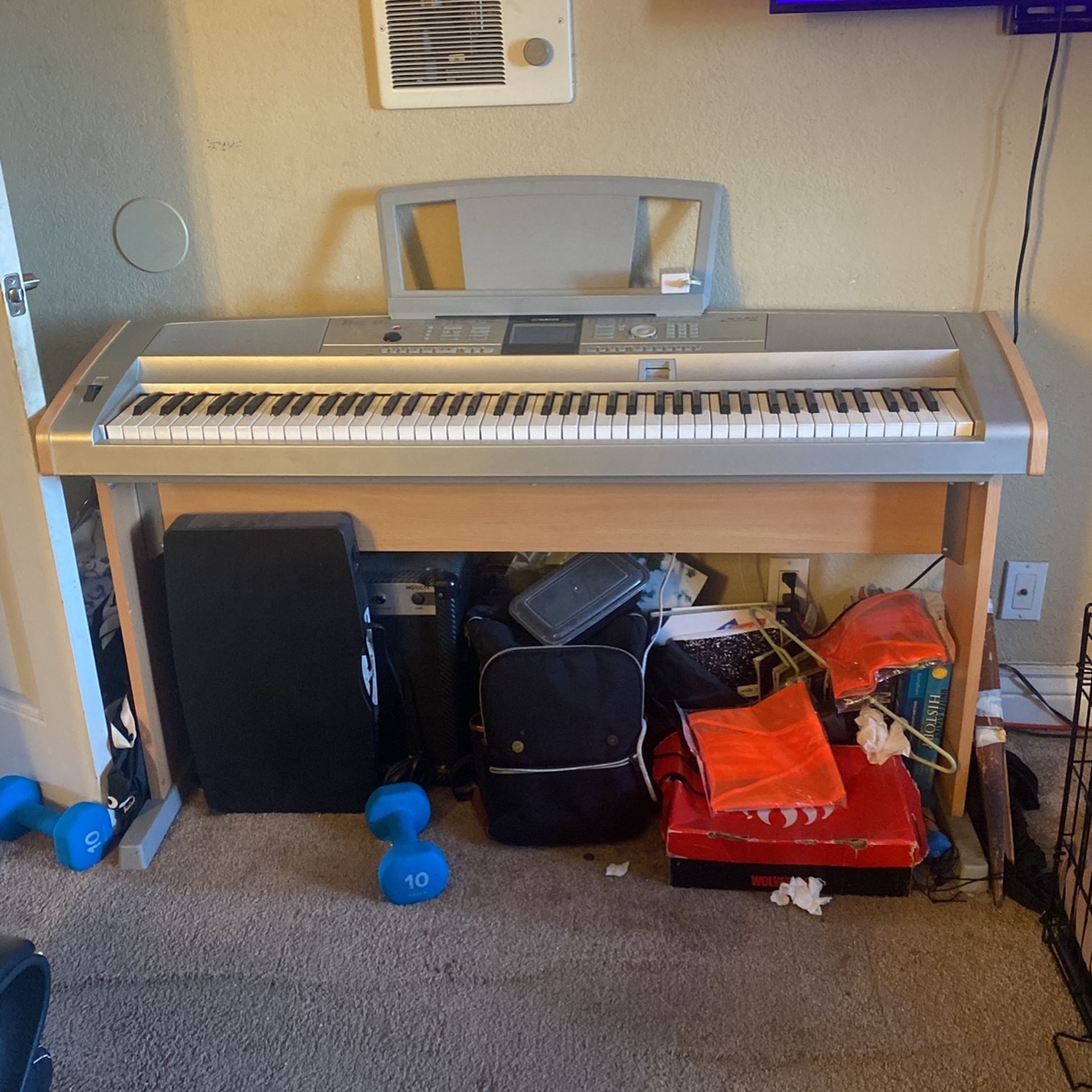YAMAHA PORTABLE GROUND DGX-505 PIANO for Sale in Escondido, CA - OfferUp
