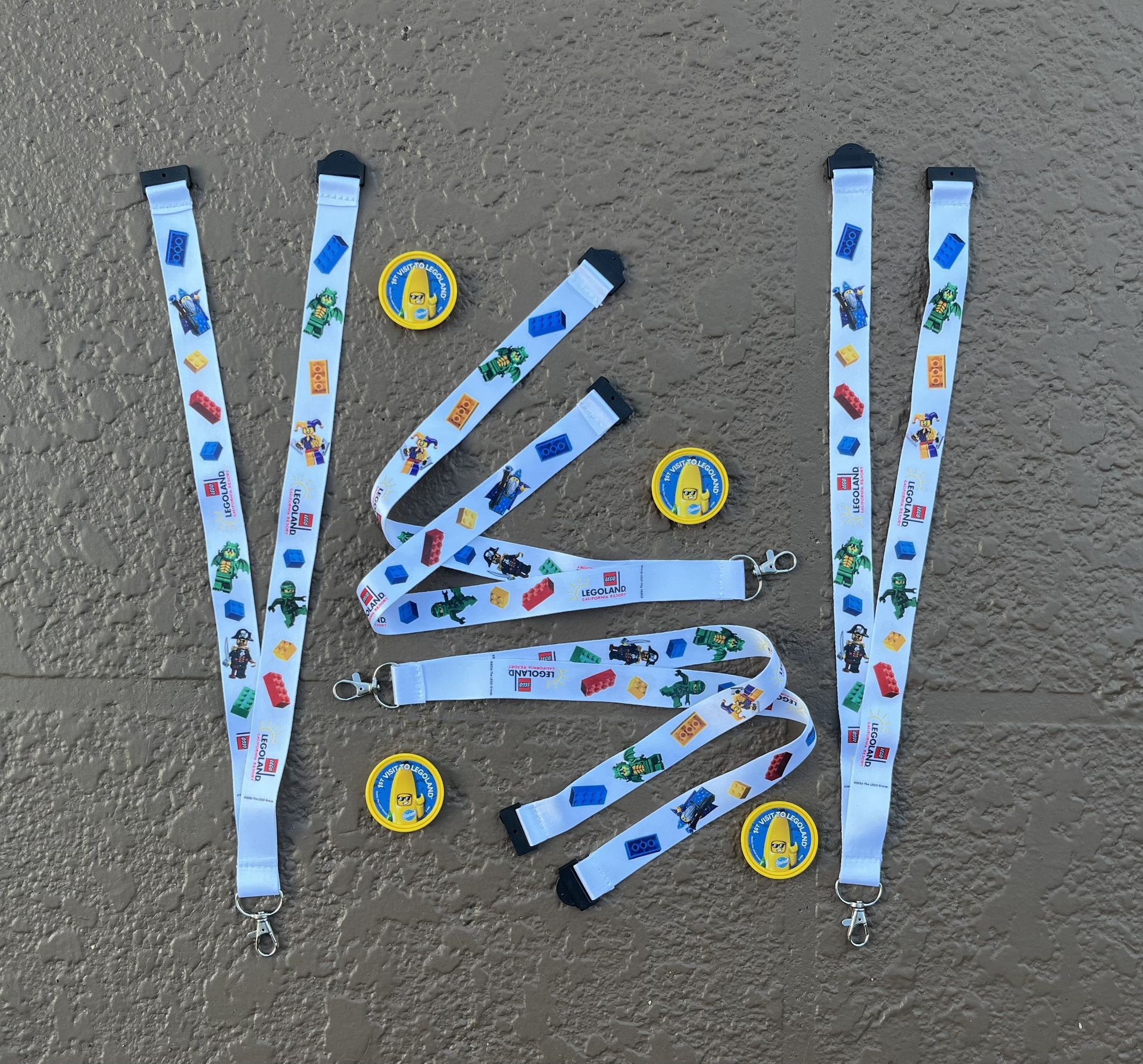 Brand new Legoland Mini Figure Lanyards & 1st Visit Pop Badges 8-piece ...