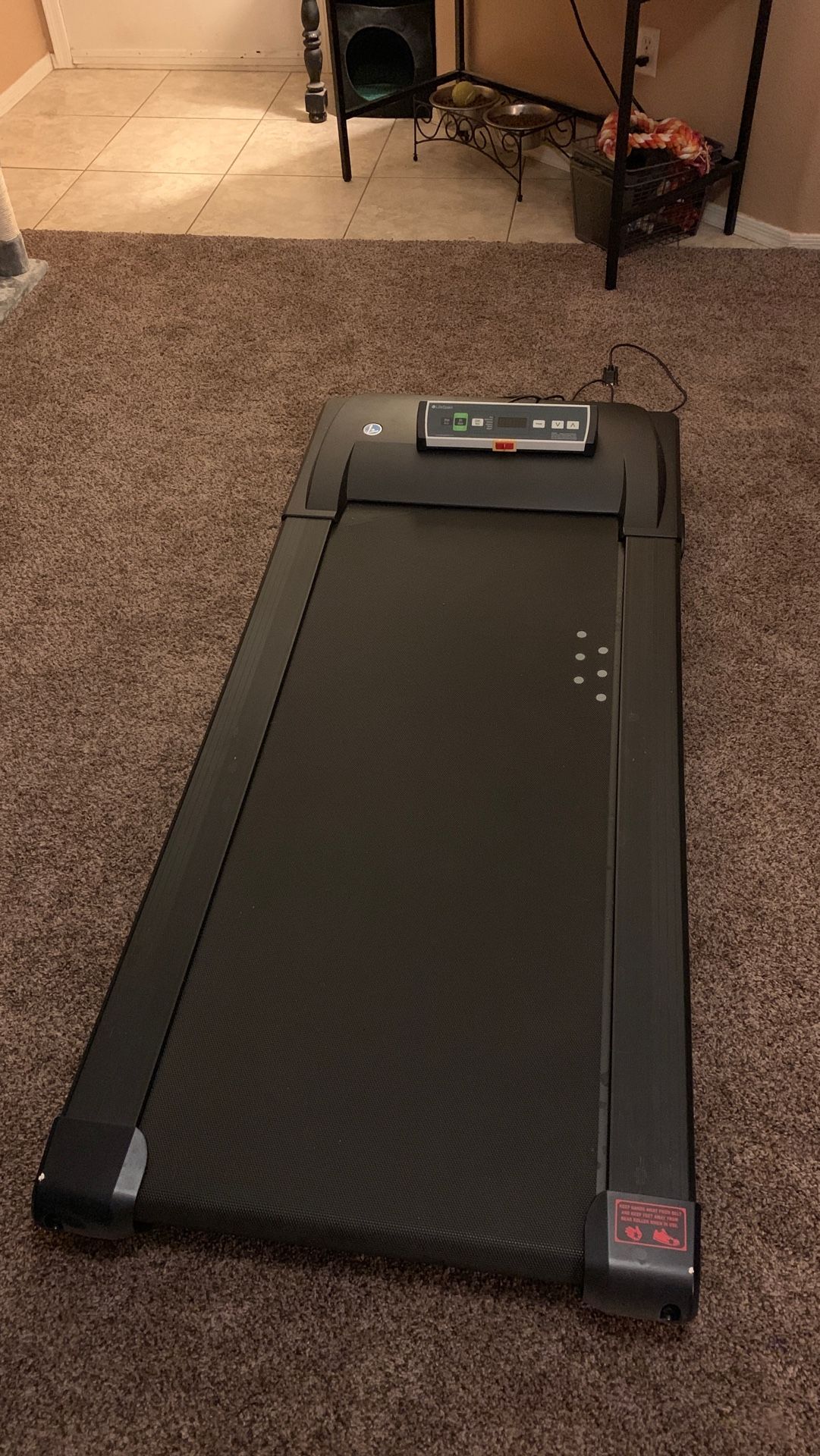 LifeSpan-TR1200B Desk Treadmill for Sale in Sun City, AZ - OfferUp