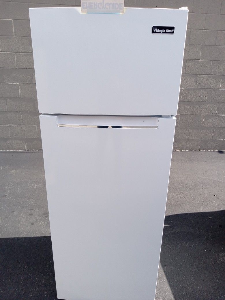 Magic Chef .3 cu. ft. 2-Door Mini Fridge in White with Freezer Model ...