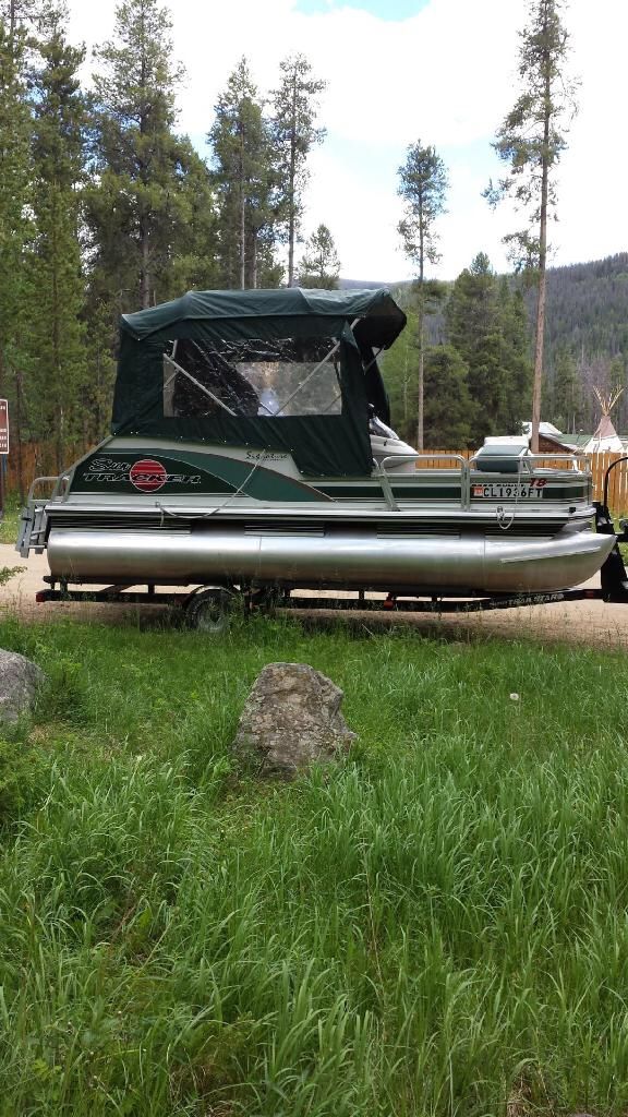 2000 Sun Tracker 18’ Bass Buggy Pontoon boat for Sale in Lakewood, CO - OfferUp