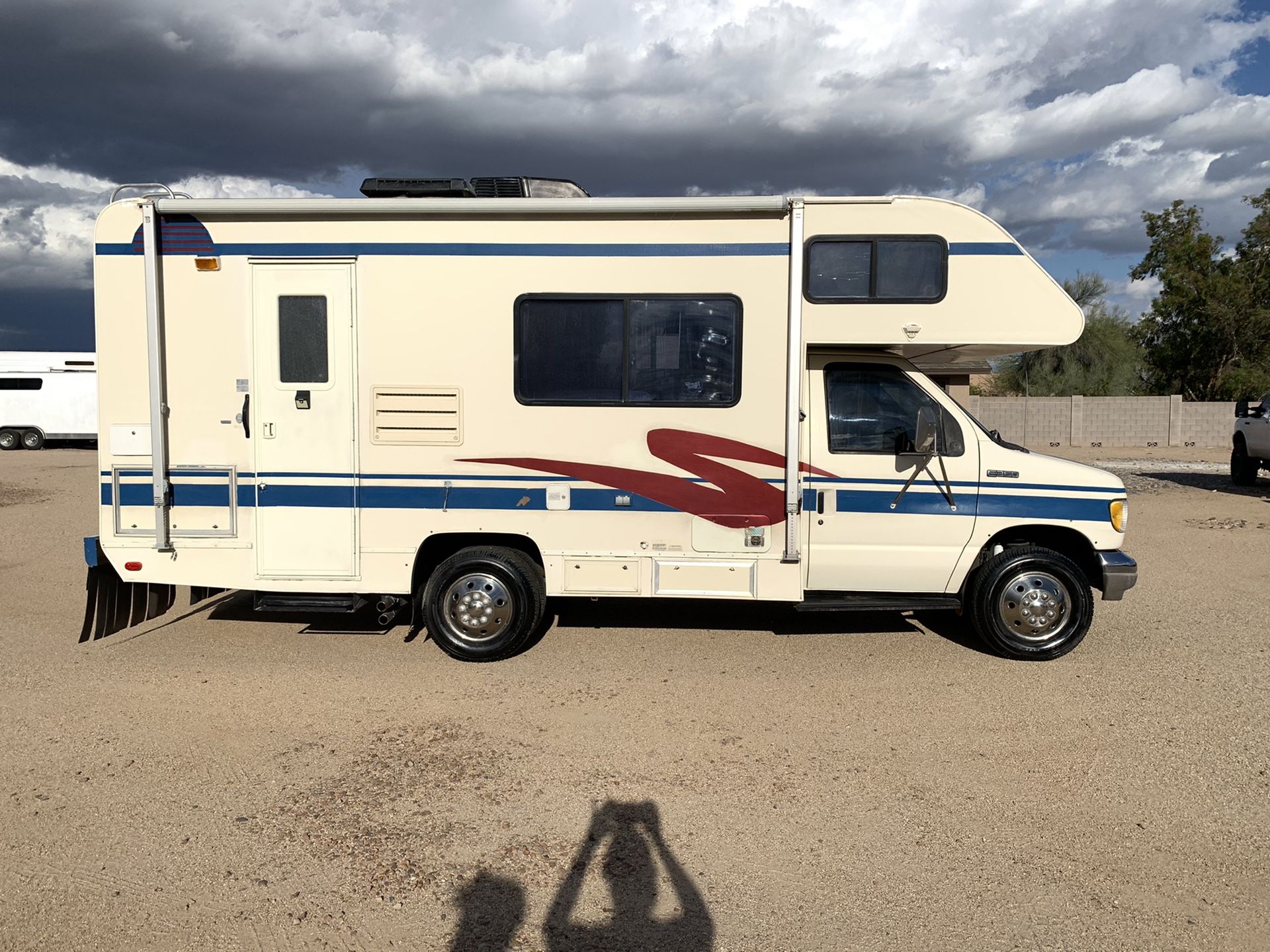 1997 jamboree 21 foot this RV is very easy to drive can be parked in ...