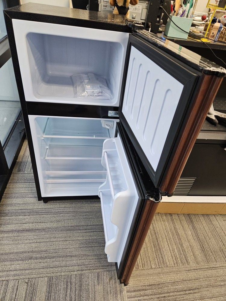 Small Refrigerator For Office Use