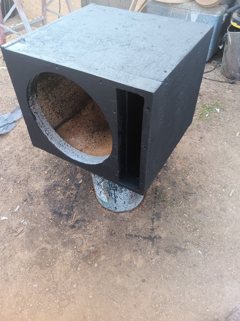 single 15 inch Sub ported Box for Sale in Phoenix, AZ - OfferUp