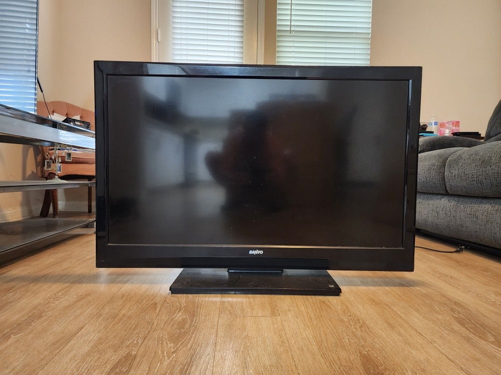 Sanyo 42" TV for Sale in Corona, CA - OfferUp